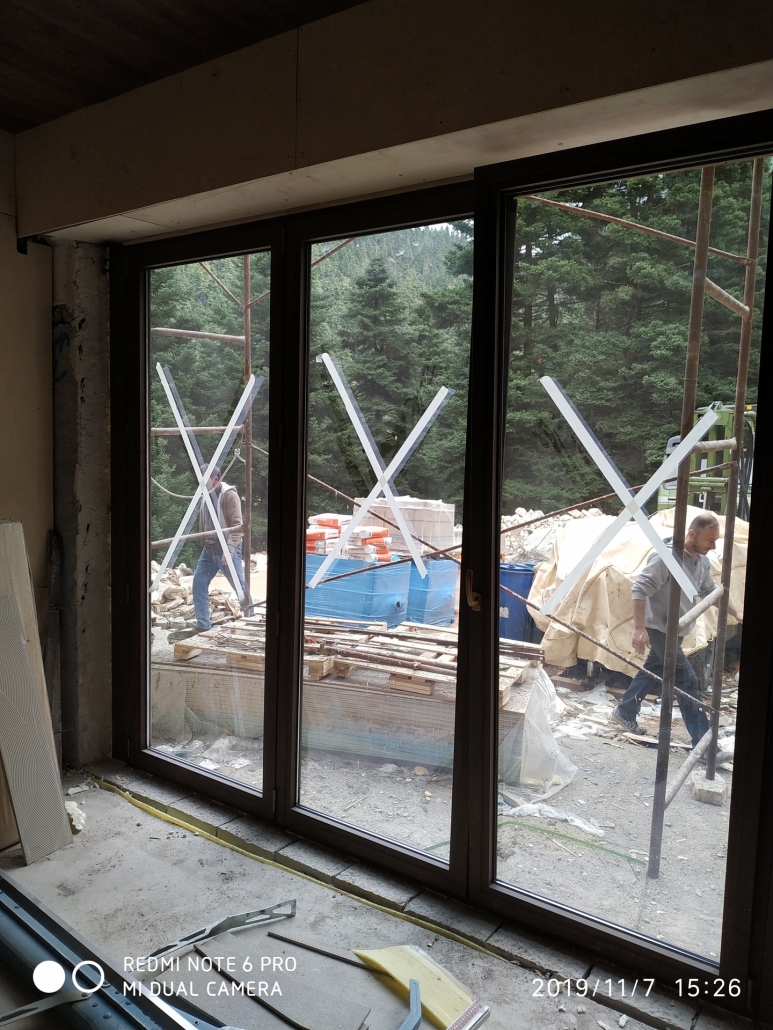 ΤΡΙΦΥΛΛΑ ΑΝΟΙΓΟΜΕΝΑ ΠΑΡΑΘΥΡΑ – Kallidomo Technical Group